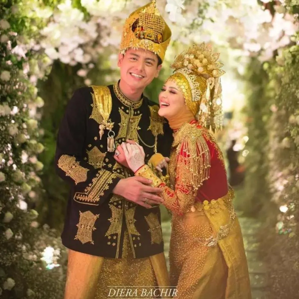 Pakaian Adat Aceh: Simbol Keanggunan dan Identitas Budaya